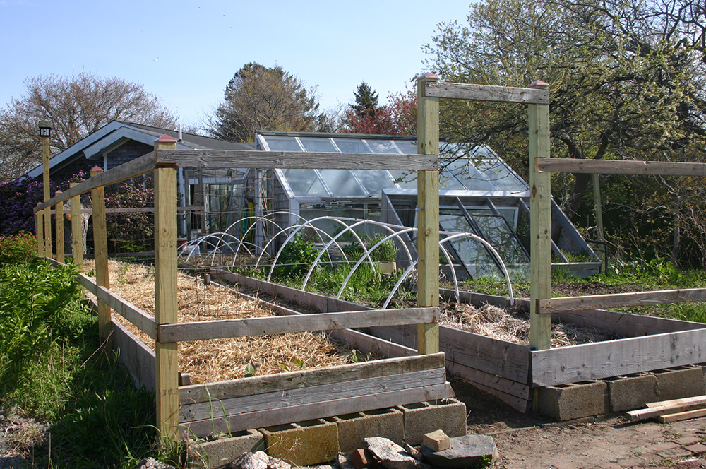 How to Build a Raised Bed - by Roger Marshall
